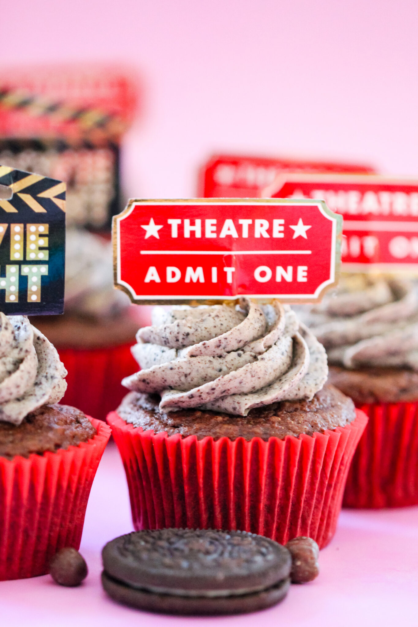 Feature Presentation Cookies & Cream Cupcakes - Life & Sprinkles by ...